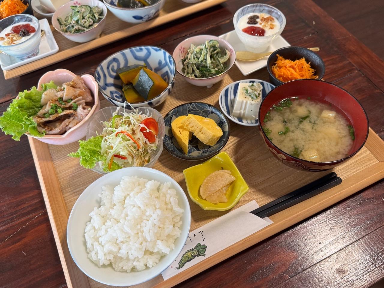 発酵のやさしさがたっぷり詰まった『ごはんや mican』で味わう小鉢ランチ｜EDITORS SAGA